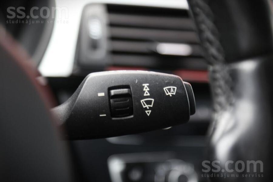 Black BMW 318 2014 in Riga, with an engine capacity of 2.00 L and mileage of 266 thousand km for 7495 €, photo 17 on AUTOMOTO.COM.LV