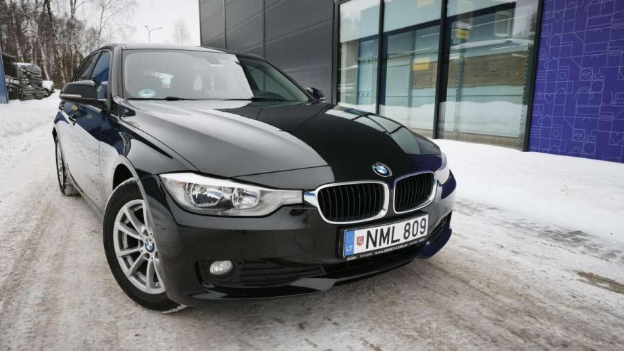 Black BMW 318 2015 in Utena, with an engine capacity of 2.00 L and mileage of 320 thousand km for 5600 €, photo 8 on AUTOMOTO.COM.LV