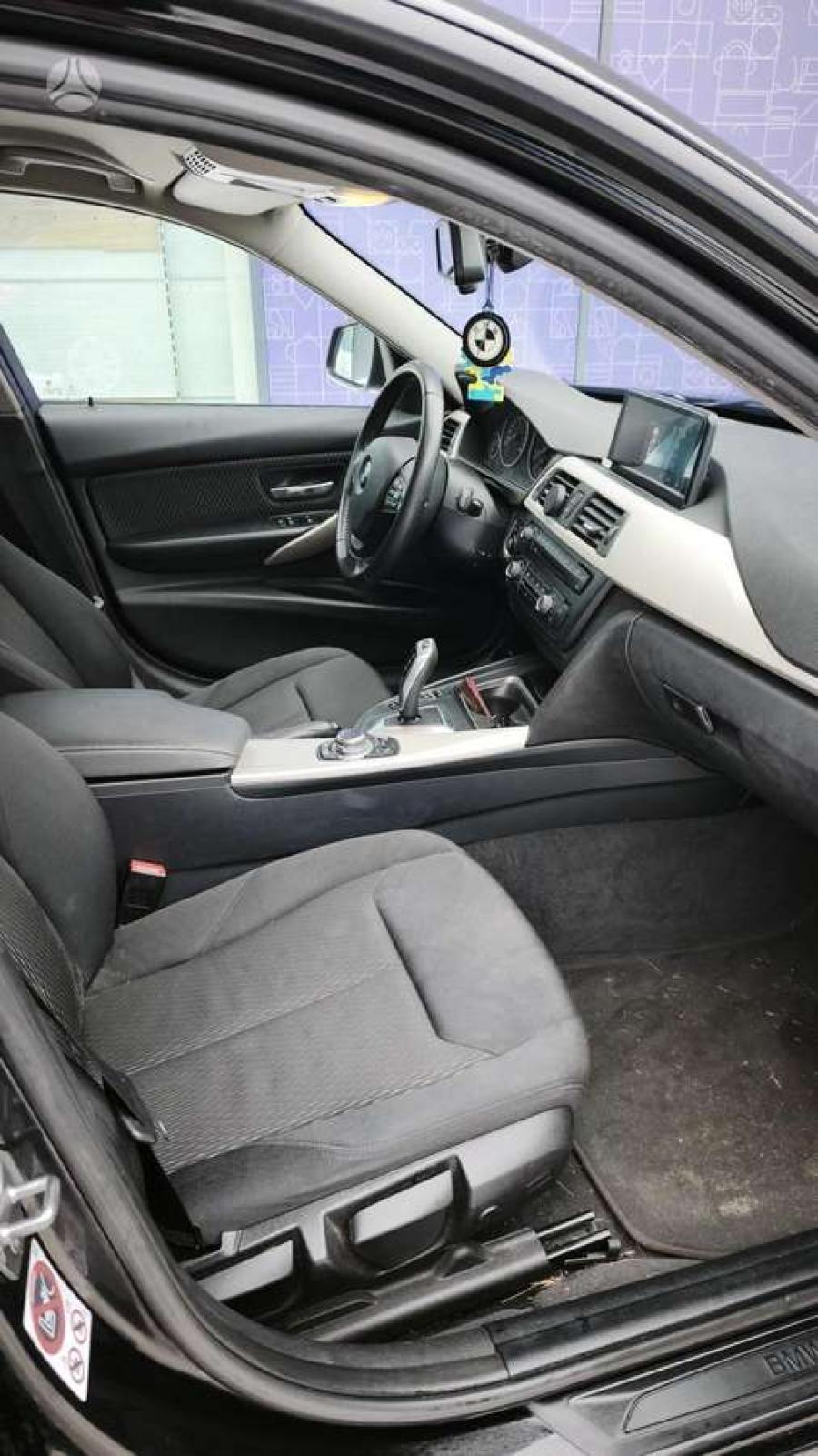 Black BMW 318 2015 in Utena, with an engine capacity of 2.00 L and mileage of 320 thousand km for 5600 €, photo 13 on AUTOMOTO.COM.LV