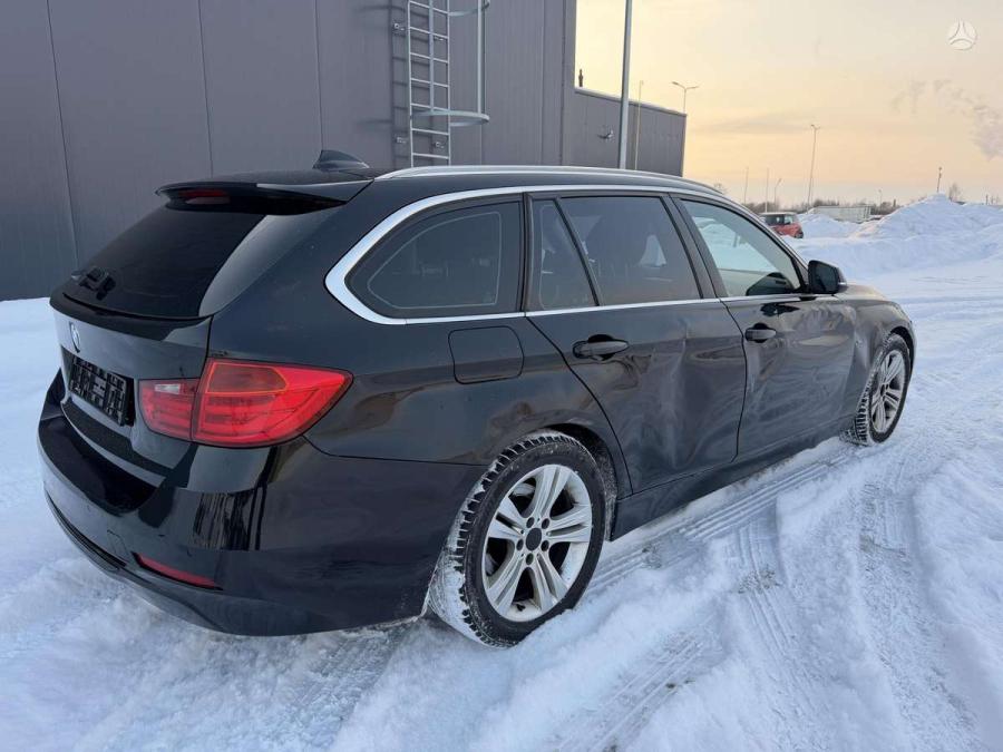 Black BMW 318 2015 in Siauliai, with an engine capacity of 2.00 L and mileage of 294 thousand km for 5700 €, photo 4 on AUTOMOTO.COM.LV