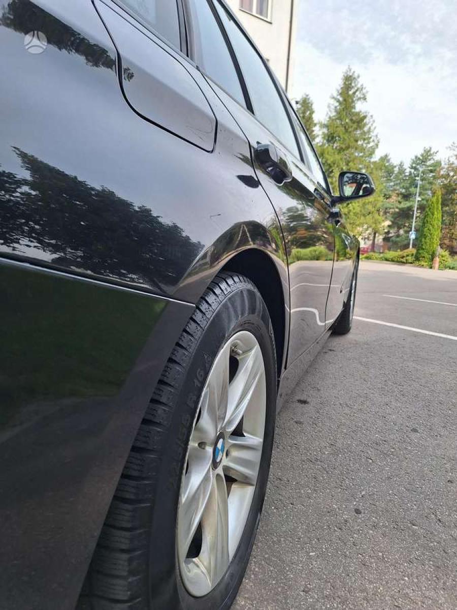 Black BMW 318 2015 in Vilnius, with an engine capacity of 2.00 L and mileage of 245 thousand km for 7800 €, photo 14 on AUTOMOTO.COM.LV