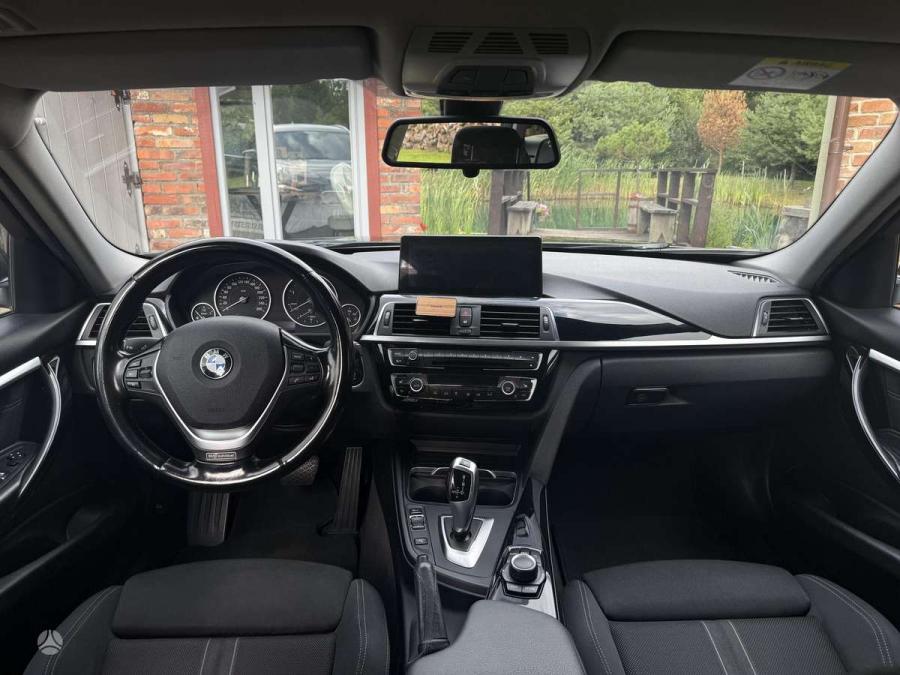 Black BMW 318 2015 in Vilnius, with an engine capacity of 2.00 L and mileage of 297 thousand km for 9900 €, photo 8 on AUTOMOTO.COM.LV