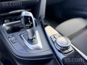 Black BMW 318 2015 in Riga, with an engine capacity of 2.00 L and mileage of 239 thousand km for 9995 €, photo 22 on AUTOMOTO.COM.LV