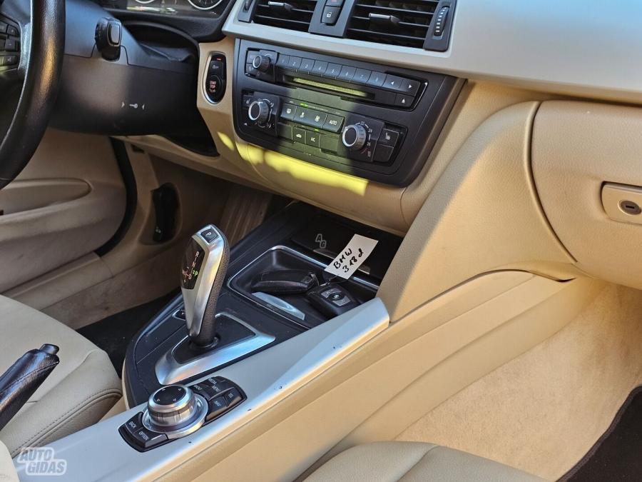 Melns BMW 318 2015 Ariogala, ar dzinēja tilpumu 2.00 L un nobraukumu 208 tūkst. km par 7500 €, foto 15 vietnē AUTOMOTO.COM.LV
