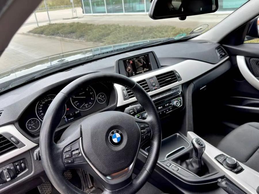 Melns BMW 318 2016 Rēzekne, ar dzinēja tilpumu 2.00 L un nobraukumu 311 tūkst. km par 7200 €, foto 11 vietnē AUTOMOTO.COM.LV