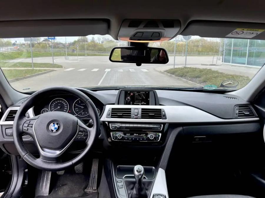 Melns BMW 318 2016 Rēzekne, ar dzinēja tilpumu 2.00 L un nobraukumu 311 tūkst. km par 7200 €, foto 12 vietnē AUTOMOTO.COM.LV