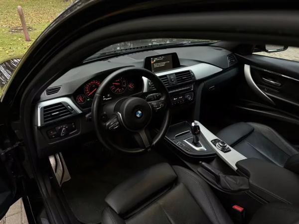 Black BMW 318 2016 in Riga, with an engine capacity of 2.00 L and mileage of 274 thousand km for 12495 €, photo 10 on AUTOMOTO.COM.LV