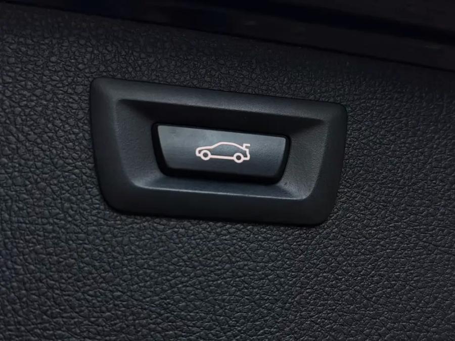 Melns BMW 318 2016 Rīga, ar dzinēja tilpumu 2.00 L un nobraukumu 274 tūkst. km par 12495 €, foto 22 vietnē AUTOMOTO.COM.LV