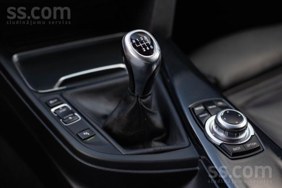 Melns BMW 318 2016 Rīga, ar dzinēja tilpumu 2.00 L un nobraukumu 318 tūkst. km par 9990 €, foto 30 vietnē AUTOMOTO.COM.LV