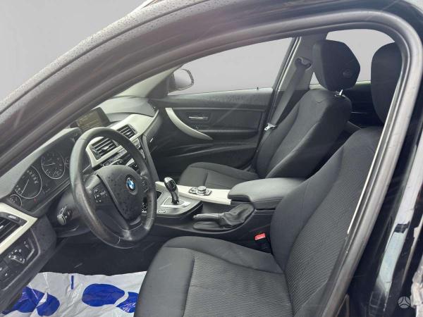 Black BMW 318 2016 in Kaunas, with an engine capacity of 2.00 L and mileage of 280 thousand km for 10790 €, photo 9 on AUTOMOTO.COM.LV