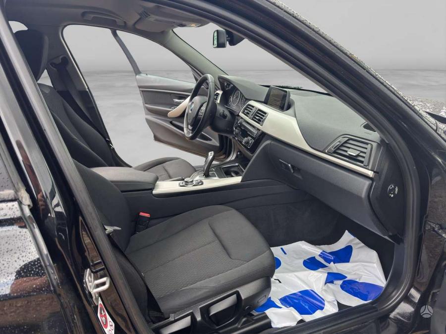 Black BMW 318 2016 in Kaunas, with an engine capacity of 2.00 L and mileage of 280 thousand km for 10790 €, photo 16 on AUTOMOTO.COM.LV