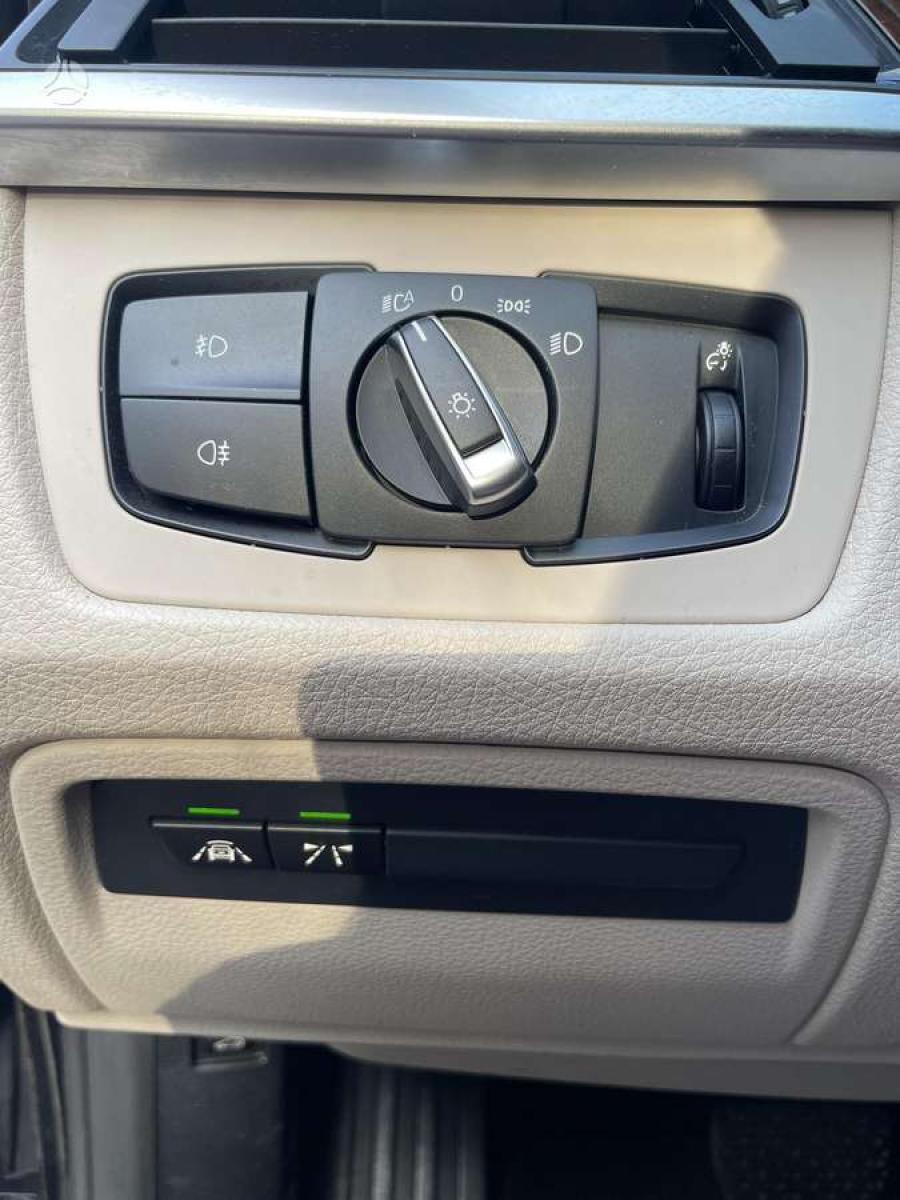 Melns BMW 318 2016 Druskininkai, ar dzinēja tilpumu 2.00 L un nobraukumu 244 tūkst. km par 9990 €, foto 17 vietnē AUTOMOTO.COM.LV