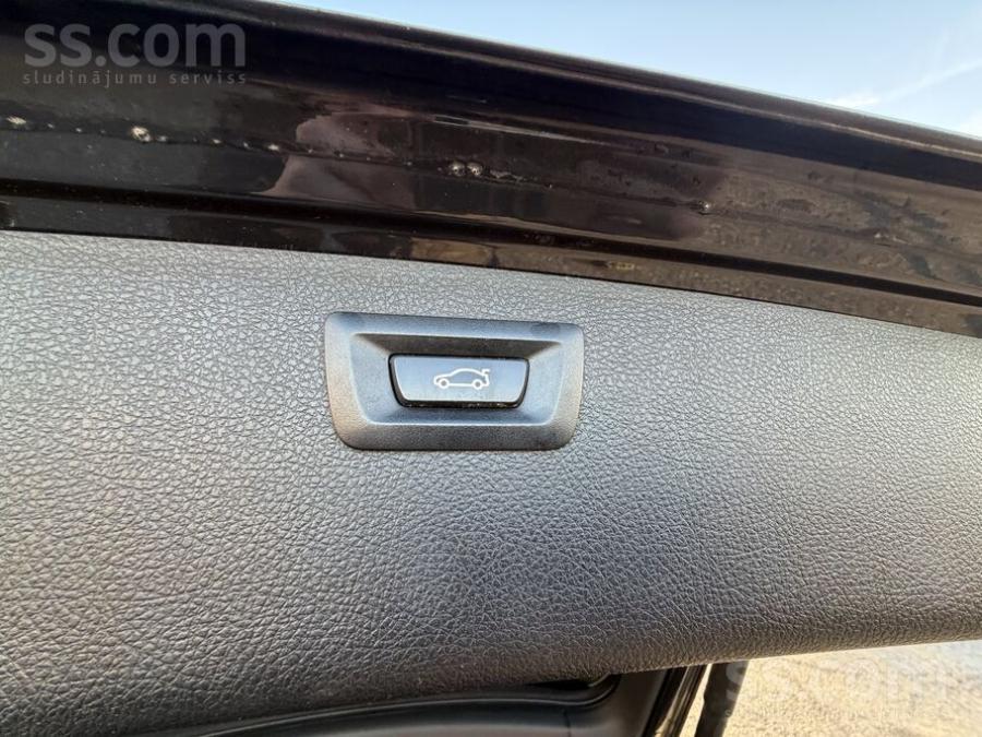 Black BMW 318 2017 in Liepaja, with an engine capacity of 2.00 L and mileage of 287 thousand km for 12000 €, photo 11 on AUTOMOTO.COM.LV
