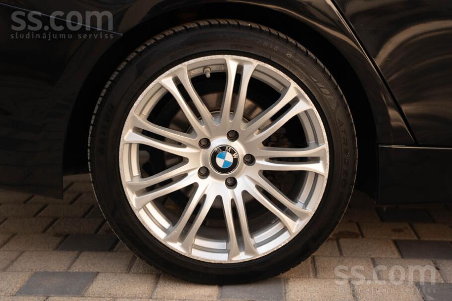 Black BMW 318 2017 in Riga, with an engine capacity of 2.00 L and mileage of 213 thousand km for 10990 €, photo 11 on AUTOMOTO.COM.LV