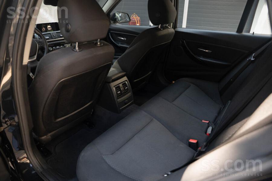 Black BMW 318 2017 in Riga, with an engine capacity of 2.00 L and mileage of 213 thousand km for 10990 €, photo 28 on AUTOMOTO.COM.LV