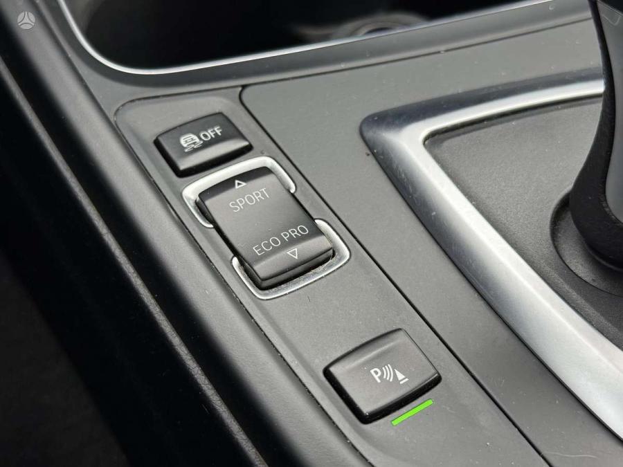 Black BMW 318 2018 in Vilnius, with an engine capacity of 2.00 L and mileage of 267 thousand km for 9900 €, photo 21 on AUTOMOTO.COM.LV