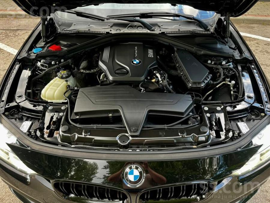 Black BMW 318 2018 in Valmiera, with an engine capacity of 2.00 L and mileage of 221 thousand km for 12950 €, photo 12 on AUTOMOTO.COM.LV