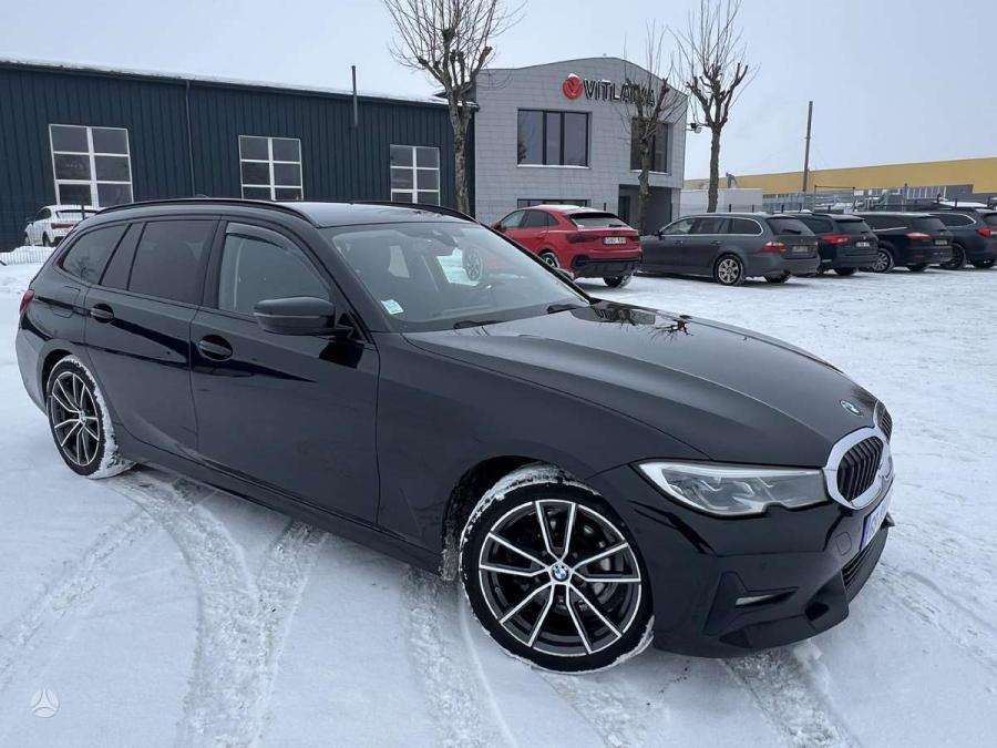 Melns BMW 318 2019 Tauragė, ar dzinēja tilpumu 2.00 L un nobraukumu 309 tūkst. km par 14900 €, foto 3 vietnē AUTOMOTO.COM.LV