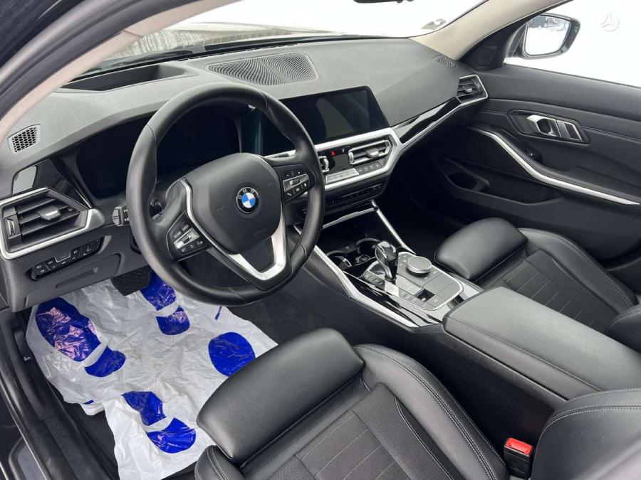 Melns BMW 318 2019 Tauragė, ar dzinēja tilpumu 2.00 L un nobraukumu 309 tūkst. km par 14900 €, foto 27 vietnē AUTOMOTO.COM.LV