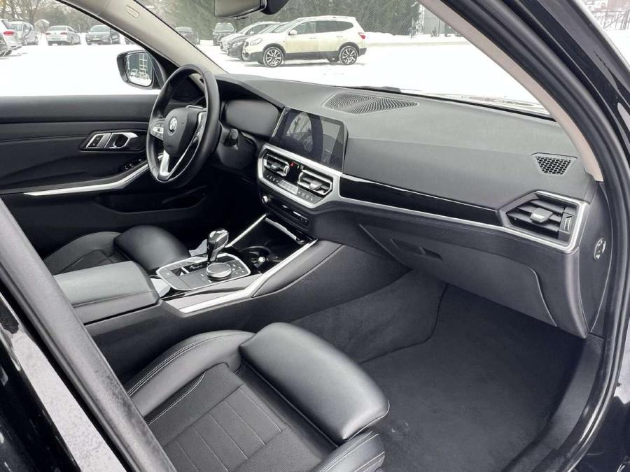 Melns BMW 318 2019 Tauragė, ar dzinēja tilpumu 2.00 L un nobraukumu 309 tūkst. km par 14900 €, foto 35 vietnē AUTOMOTO.COM.LV