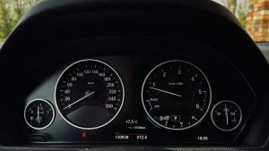 Black BMW 318 2019 in Riga, with an engine capacity of 2.00 L and mileage of 131 thousand km for 15400 €, photo 17 on AUTOMOTO.COM.LV