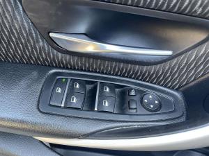 Black BMW 318 2019 in Riga, with an engine capacity of 1.80 L and mileage of 244 thousand km for 9500 €, photo 7 on AUTOMOTO.COM.LV
