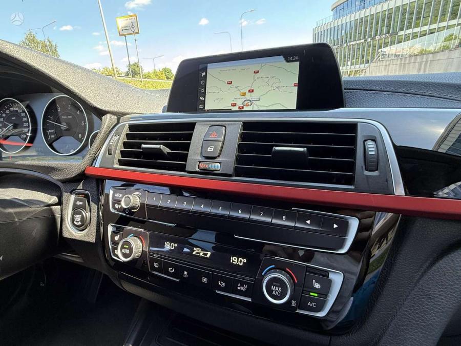 Black BMW 318 2019 in Vilnius, with an engine capacity of 2.00 L and mileage of 281 thousand km for 10900 €, photo 16 on AUTOMOTO.COM.LV
