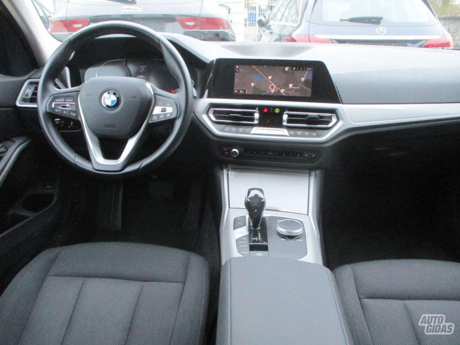 Black BMW 318 2020 in Kaunas, with an engine capacity of 2.00 L and mileage of 44 thousand km for 24840 €, photo 2 on AUTOMOTO.COM.LV