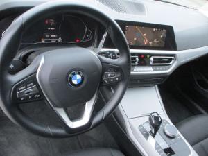 Black BMW 318 2020 in Kaunas, with an engine capacity of 2.00 L and mileage of 44 thousand km for 24840 €, photo 9 on AUTOMOTO.COM.LV