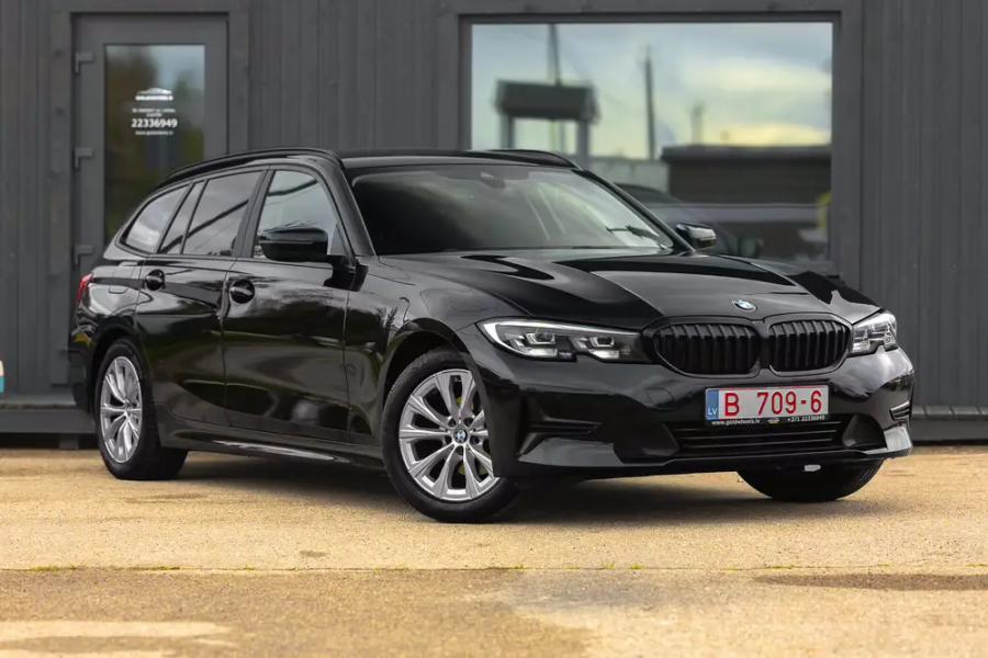 Melns BMW 318 2020 Jelgava, ar dzinēja tilpumu 2.00 L un nobraukumu 189 tūkst. km par 17500 €, foto 3 vietnē AUTOMOTO.COM.LV