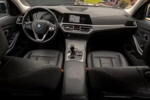 Melns BMW 318 2020 Jelgava, ar dzinēja tilpumu 2.00 L un nobraukumu 189 tūkst. km par 17500 €, foto 9 vietnē AUTOMOTO.COM.LV