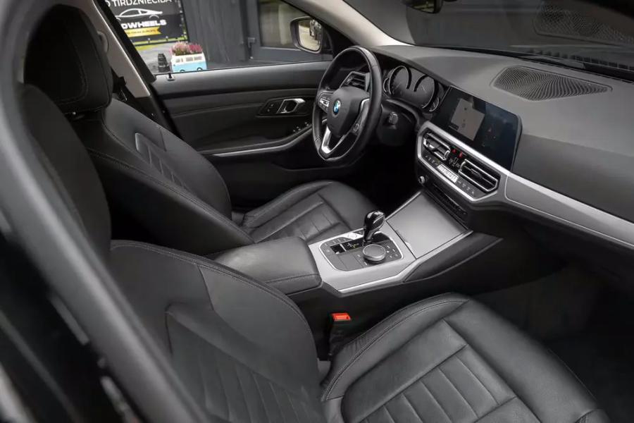 Melns BMW 318 2020 Jelgava, ar dzinēja tilpumu 2.00 L un nobraukumu 189 tūkst. km par 17500 €, foto 11 vietnē AUTOMOTO.COM.LV