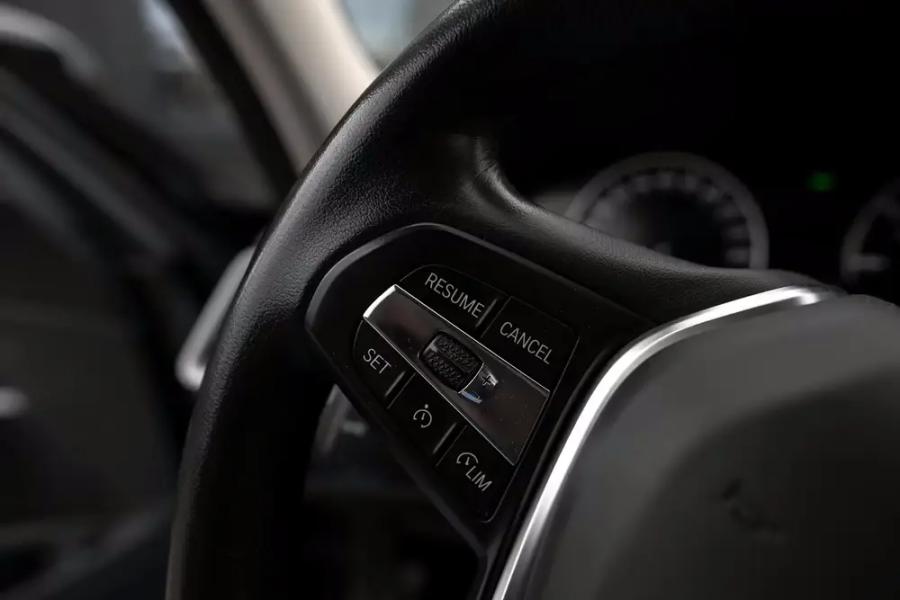Melns BMW 318 2020 Jelgava, ar dzinēja tilpumu 2.00 L un nobraukumu 189 tūkst. km par 17500 €, foto 16 vietnē AUTOMOTO.COM.LV