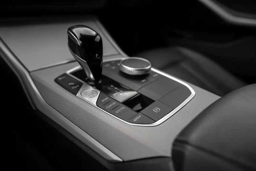 Melns BMW 318 2020 Jelgava, ar dzinēja tilpumu 2.00 L un nobraukumu 189 tūkst. km par 17500 €, foto 20 vietnē AUTOMOTO.COM.LV