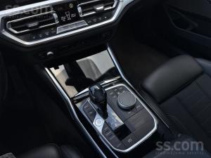 Black BMW 318 2020 in Rezekne, with an engine capacity of 2.00 L and mileage of 178 thousand km for 19990 €, photo 18 on AUTOMOTO.COM.LV