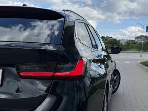 Black BMW 318 2020 in Rezekne, with an engine capacity of 2.00 L and mileage of 178 thousand km for 19990 €, photo 9 on AUTOMOTO.COM.LV