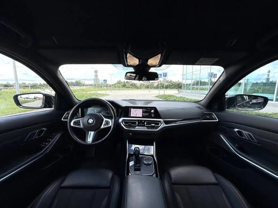 Black BMW 318 2020 in Rezekne, with an engine capacity of 2.00 L and mileage of 178 thousand km for 19990 €, photo 15 on AUTOMOTO.COM.LV