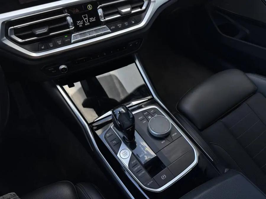 Black BMW 318 2020 in Rezekne, with an engine capacity of 2.00 L and mileage of 178 thousand km for 19990 €, photo 18 on AUTOMOTO.COM.LV