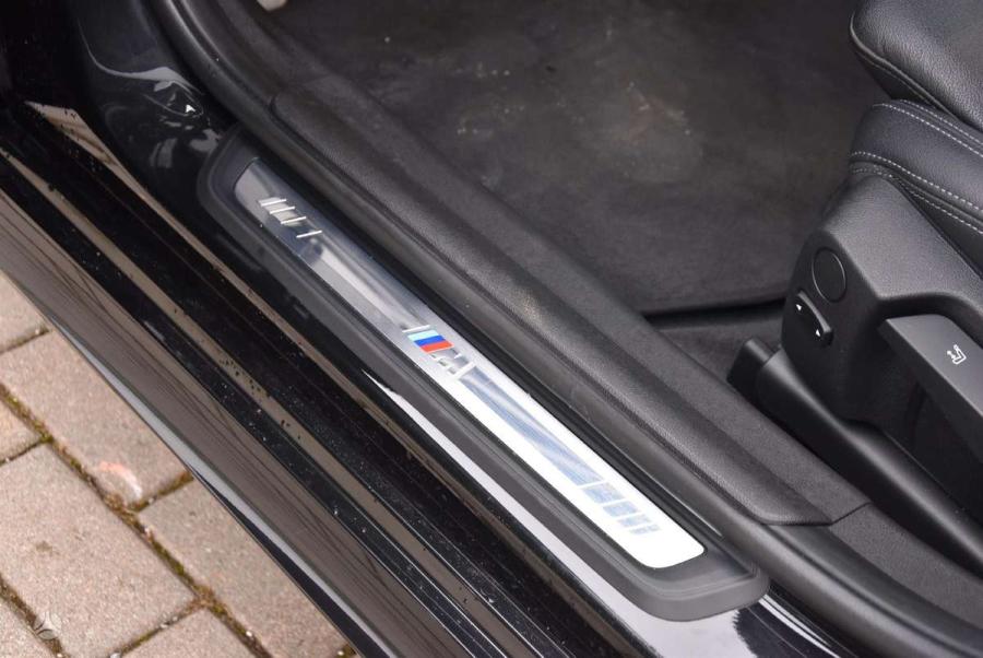 Black BMW 318 2021 in Vilnius, with an engine capacity of 2.00 L and mileage of 197 thousand km for 19999 €, photo 20 on AUTOMOTO.COM.LV