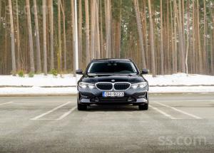 Black BMW 318 2021 in Riga, with an engine capacity of 2.00 L and mileage of 220 thousand km for 18190 €, photo 3 on AUTOMOTO.COM.LV