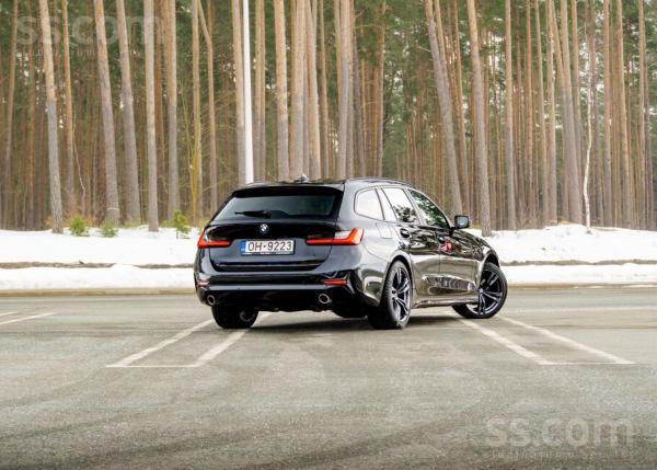 Black BMW 318 2021 in Riga, with an engine capacity of 2.00 L and mileage of 220 thousand km for 17290 €, photo 5 on AUTOMOTO.COM.LV