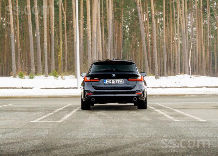 Black BMW 318 2021 in Riga, with an engine capacity of 2.00 L and mileage of 220 thousand km for 17290 €, photo 7 on AUTOMOTO.COM.LV