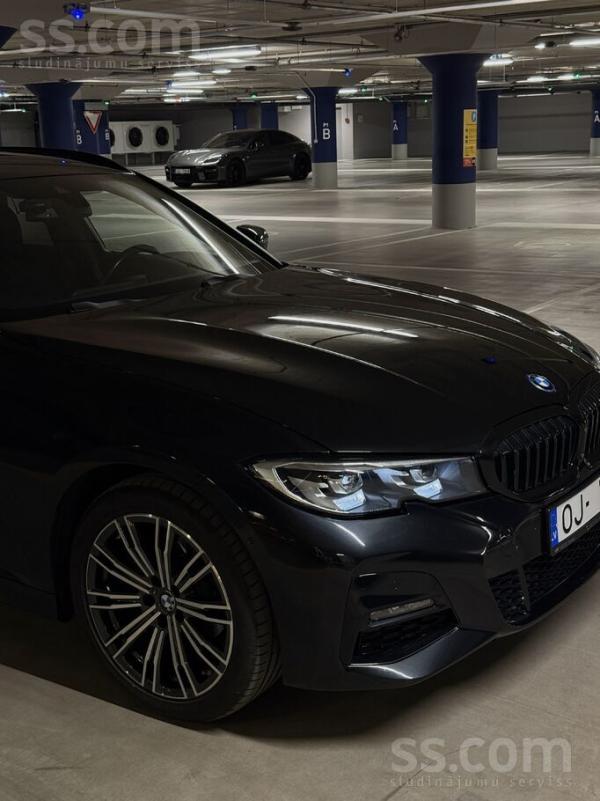 Black BMW 318 2021 in Riga, with an engine capacity of 2.00 L and mileage of 107 thousand km for 21500 €, photo 2 on AUTOMOTO.COM.LV