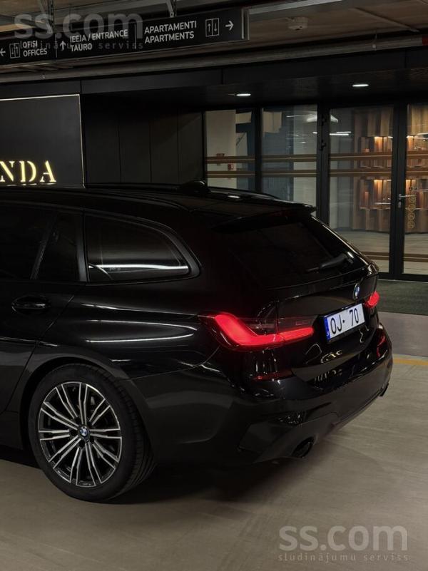 Black BMW 318 2021 in Riga, with an engine capacity of 2.00 L and mileage of 107 thousand km for 21500 €, photo 5 on AUTOMOTO.COM.LV