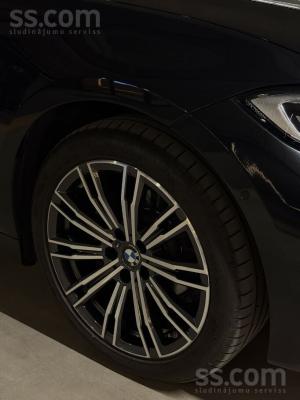 Black BMW 318 2021 in Riga, with an engine capacity of 2.00 L and mileage of 107 thousand km for 21500 €, photo 8 on AUTOMOTO.COM.LV