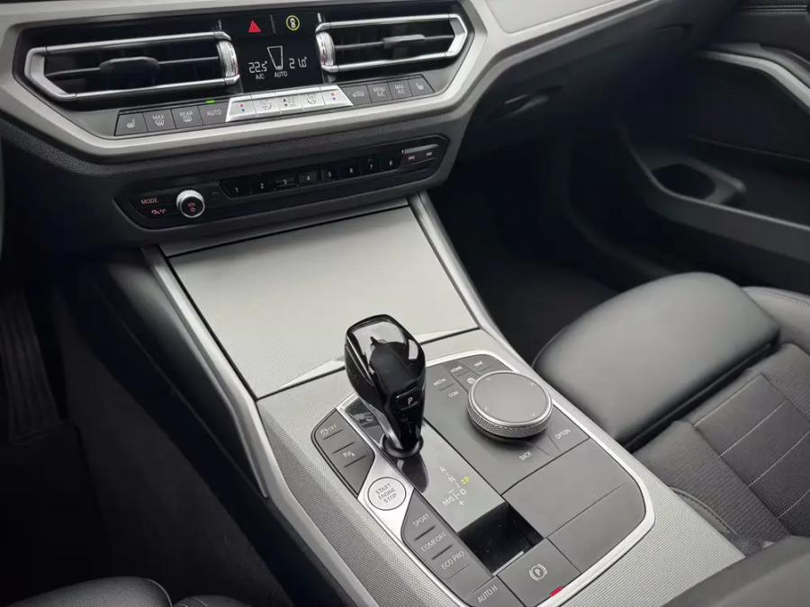 Melns BMW 318 2021 Jelgava, ar dzinēja tilpumu 2.00 L un nobraukumu 199 tūkst. km par 18990 €, foto 14 vietnē AUTOMOTO.COM.LV