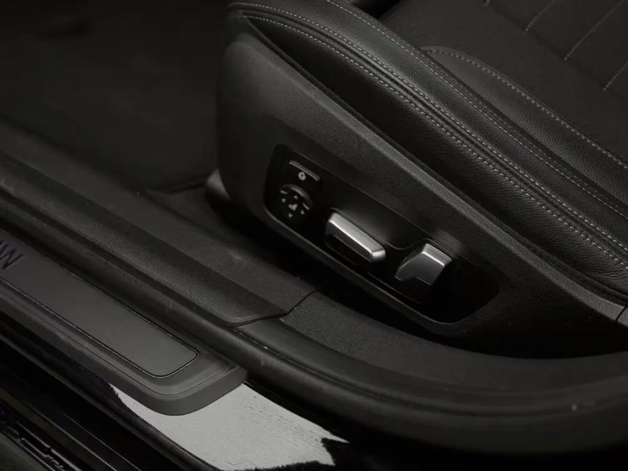 Melns BMW 318 2021 Jelgava, ar dzinēja tilpumu 2.00 L un nobraukumu 199 tūkst. km par 18990 €, foto 20 vietnē AUTOMOTO.COM.LV