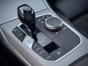Melns BMW 318 2021 Jelgava, ar dzinēja tilpumu 2.00 L un nobraukumu 169 tūkst. km par 19800 €, foto 22 vietnē AUTOMOTO.COM.LV