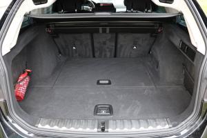Black BMW 318 2021 in Riga, with an engine capacity of 2.00 L and mileage of 220 thousand km for 16990 €, photo 23 on AUTOMOTO.COM.LV