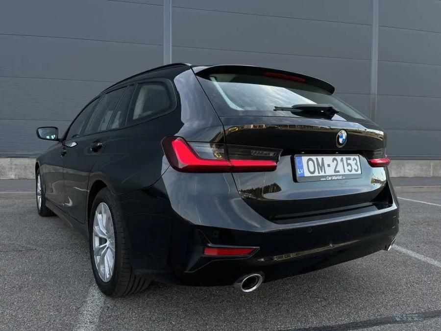 Black BMW 318 2021 in Riga, with an engine capacity of 2.00 L and mileage of 162 thousand km for 17990 €, photo 4 on AUTOMOTO.COM.LV